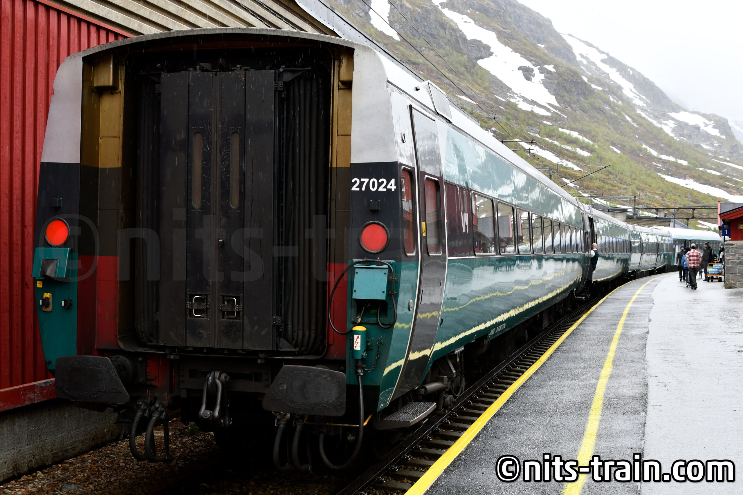 #NITSpedia: B7 / BC7 / F7 / FR7 客車 - #NITStrain